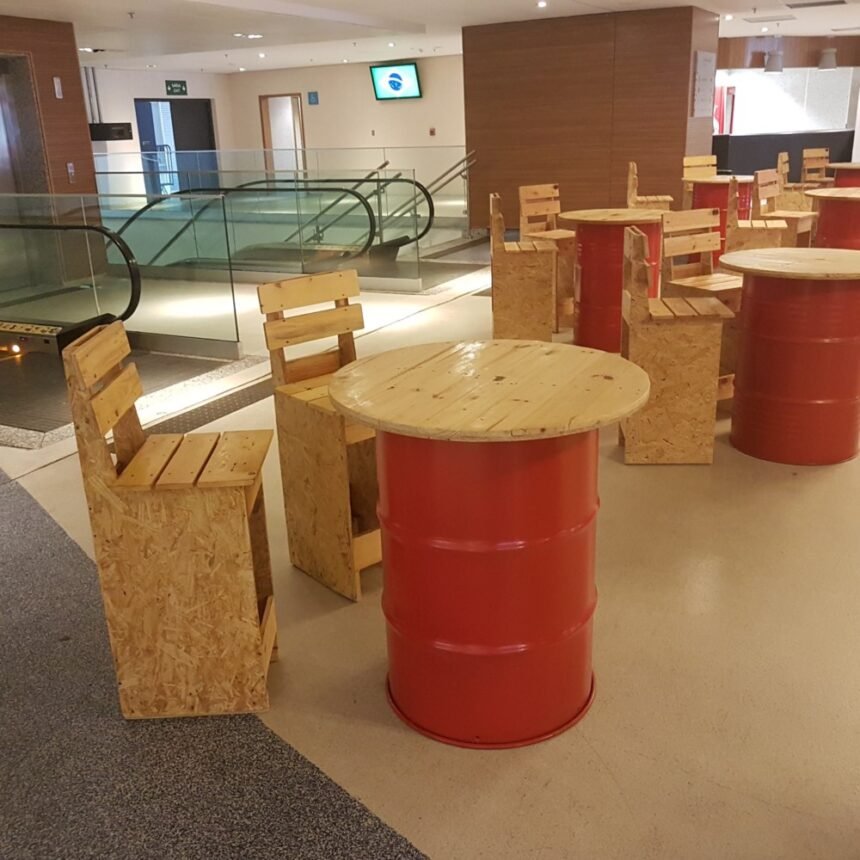 Mesa Alta de Tonel - Casa com Pallet