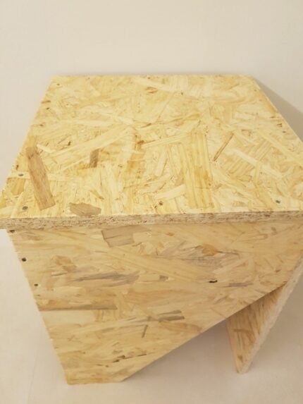 Banquinho de OSB - Casa com Pallet