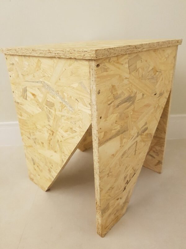Banquinho de OSB - Casa com Pallet