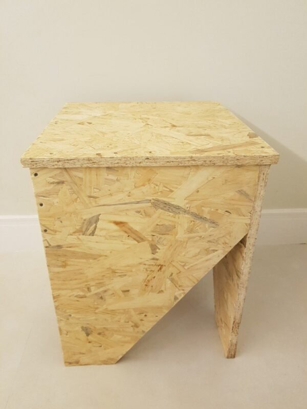 Banquinho de OSB - Casa com Pallet